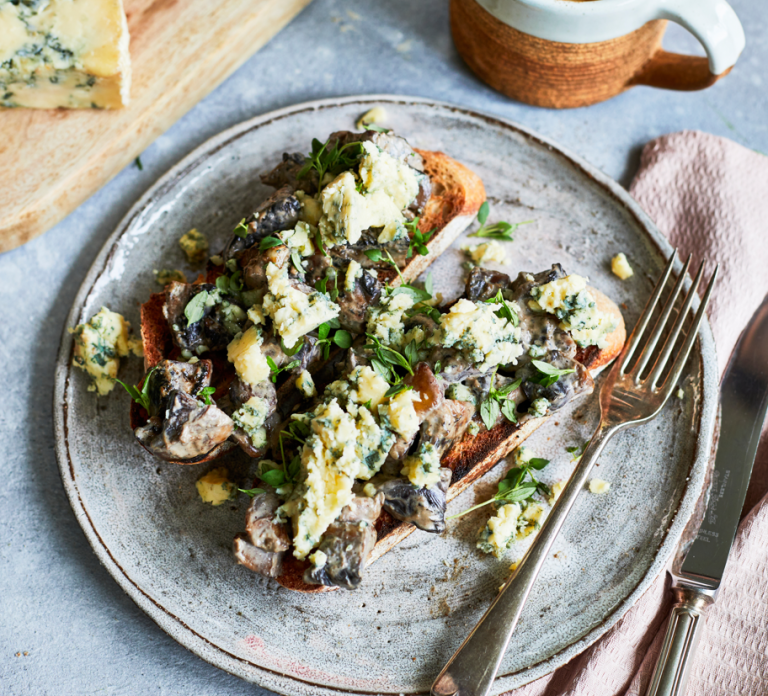 Blue Stilton® Recipes | 1912 STILTON AND CREAMY MUSHROOMS ON TOAST